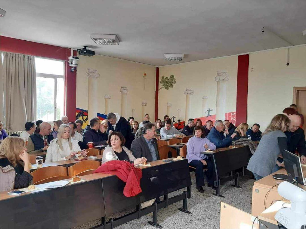 Κοπή της πρωτοχρονιάτικης βασιλόπιτας στο ΤΕΦΑΑ Σερρών | Καθημερινός ...