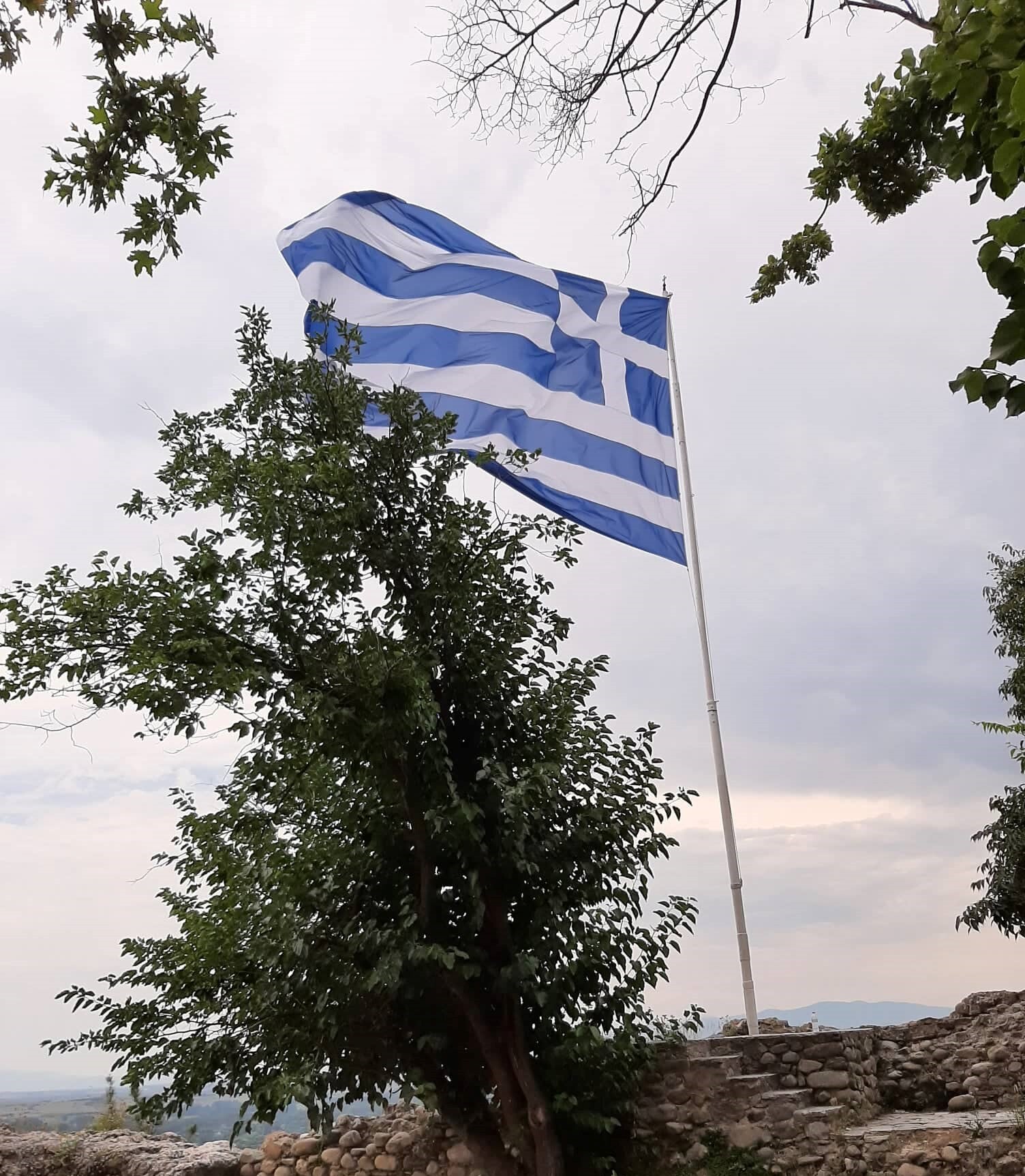 Η Σημαία μας ΨΗΛΑ- Το μήνυμα του Αντιπεριφερειάρχη Σερρών Παναγιώτη ...