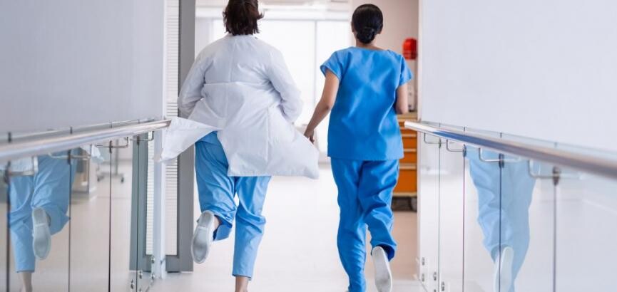 Ποιες 10.000 προσλήψεις; Ελάχιστοι νοσηλευτές διαθέσιμοι για πρόσληψη ...